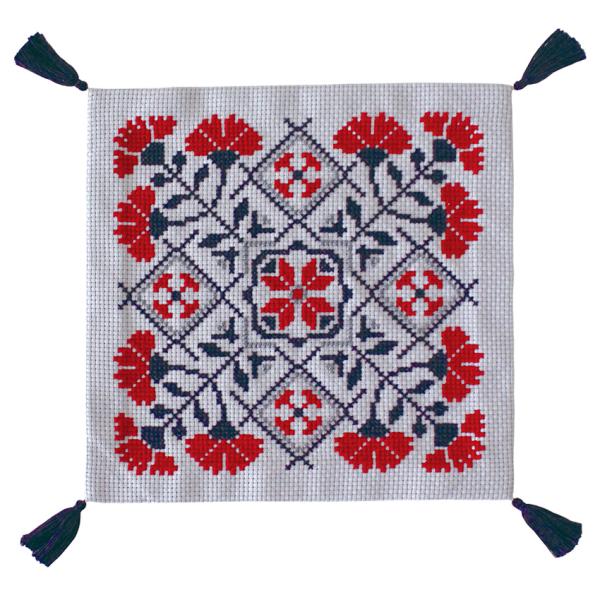 ■サイズ（約）…31×19.5×0.8cm（パッケージサイズ）縦21.5×横21.5cm、タッセル3.5cm （完成サイズ）■セット内容…25番刺しゅう糸、No.5500ジャバクロス細目(37 グレイッシュラベンダー)、クロス針、カラー図案...