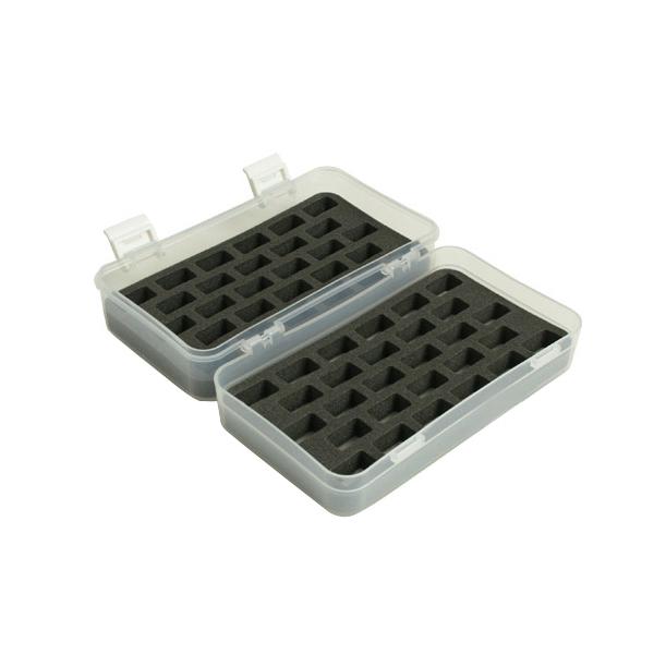 ボビンホルダー56【 サイズ(約) 】縦10×横16×厚さ5.6cm【 材質 】ケース:ポリプロピレン 内部クッション:ポリエチレンフォーム糸の色が一目で分かる半透明のボビン収納ケースです。中敷が発砲性クッション素材で、ボビンの巻き糸が絡ま...