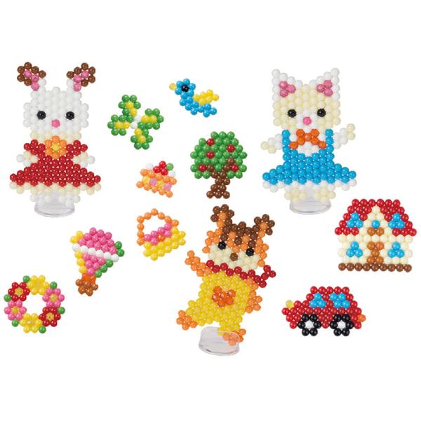 ■パッケージサイズ(約)…幅210×奥行45×高さ(ヘッダー込)180mm■素材…PVA■セット内容…・ビーズ：まるビーズ11色約792個、キラキラビーズ3色約8個、合計14色約840個・作例数：12個・ツール：ビーズトレイ、専用スプレー、...