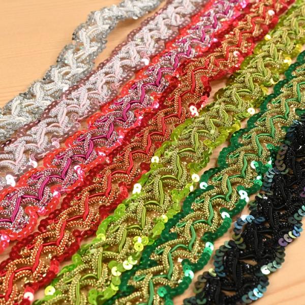 キラキラスパンコールブレード幅…約25ｍｍ販売価格は、50ｃｍの価格です。50ｃｍ購入→個数11ｍ購入→個数2と入力おねがいいたします。※写真と実際の色が多少違う場合があります。予めご了承ください。