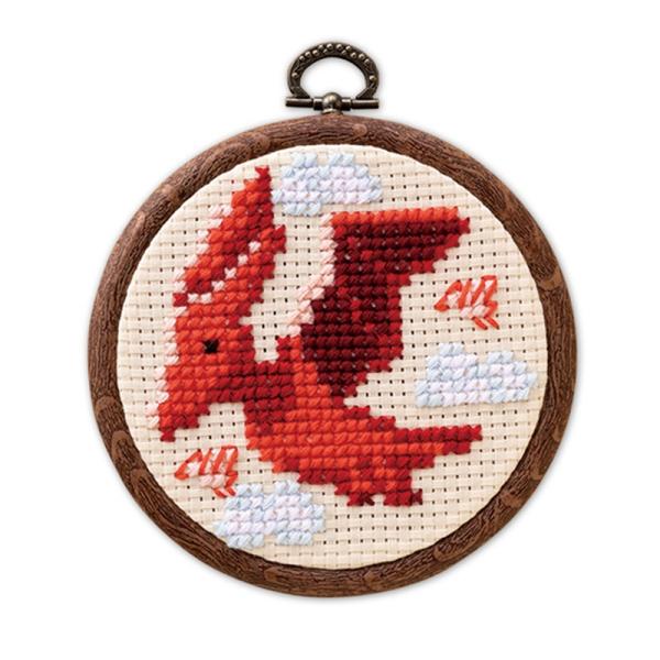 かんたんクロス・ステッチシリーズプチフープきょうりゅうさん大集合◆QRコード付きで刺し方の基本動画が見られます◆おしゃれフープ付き*初級者向*製作時間の目安：6〜8時間●出来上がりサイズ額内径：約10.5cm●キット内容・25番ししゅう糸(...