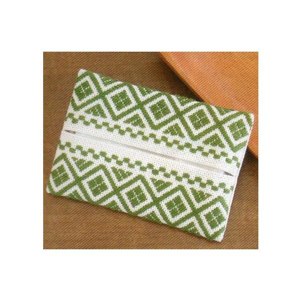 津軽地方の人が厳しい寒さを凌ぐために、布に木綿糸で刺したのが始まりとされるこぎん刺し。素朴な風合いと、美しい幾何学模様をお楽しみください。☆こぎんキット内容☆・こぎん糸・No.1100コングレス・こぎん針・図案付説明書●初級〜中級者向けです...