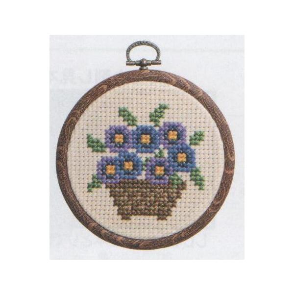 クロスステッチを使用した刺繍、クロスステッチキットです。●初級者向きです。●製作時間の目安3〜4時間●キット内容　・ししゅう糸（綿１００％）　・ししゅう布（綿１００％）　・ししゅう針　・図案付説明書　・おしゃれフープ付●オリムパスNo.30...