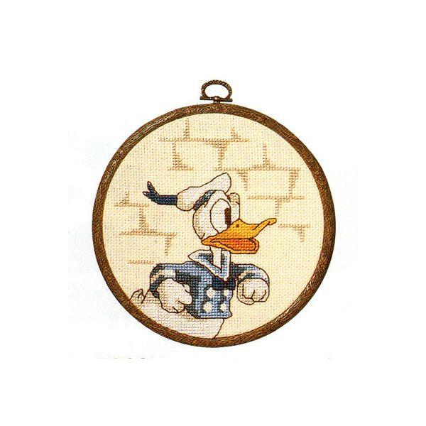 クロスステッチを使用した刺繍、クロスステッチキットです。●初級〜中級者向きです。●おしゃれフープ付き●オリムパスNo.8300布（インディアンクロス）使用●額内径：15.5cm●発送この商品はお取り寄せ商品になります。取り寄せには10営業日...