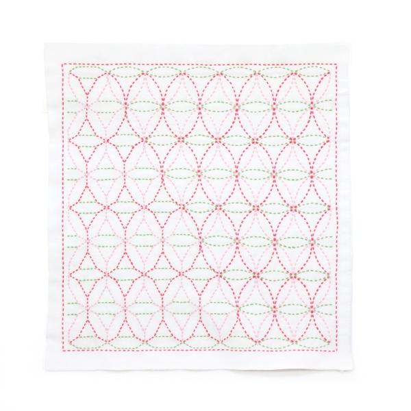 伝統文様と伝統的な配色のかさねの色目から着想を得て、現代風にデザインした刺し子花ふきんです。★水で消える図案入り★【初〜中級者向】制作時間目安：15時間以上●出来上がりサイズ約縦34ｃｍ×横34ｃｍ●キット内容晒木綿、刺し子糸、刺し子針、作...