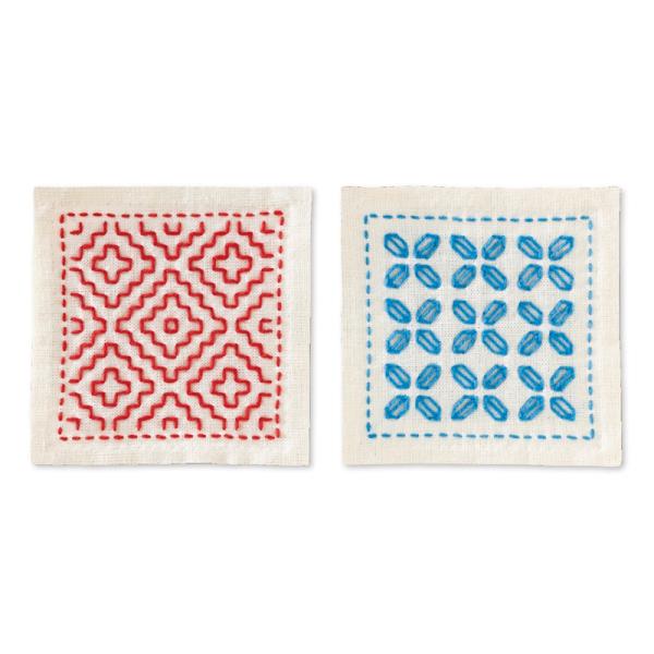 刺し子をはじめてみたい方にオススメ！一目刺しスターターキットまっすぐ刺すだけカンタンコースター2枚作れる！★初級者向け★図案プリント済★制作時間目安：4時間以上(1枚2〜3時間で作れる)●キット内容No.4500刺し子布(綿100％)、刺し...