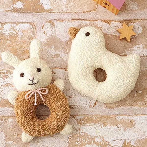 キット内容：オーガニックコットン生地、オーガニック刺しゅう糸、プラ鈴、レシピサイズ：うさぎ縦約13cm、横約7.5cm/ことり縦約9cm、横約11cm用意するもの：ハサミ、チャコペン、まち針、縫い針、はかり、刺しゅう針、オーガニックわた10...