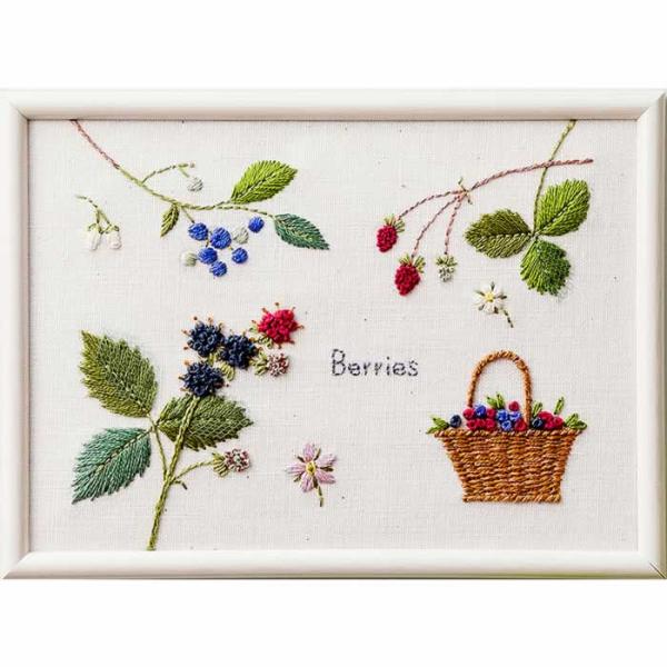 ■キット内容・コスモ刺しゅう糸（綿１００％）・刺しゅう布35.アイボリー　※図案プリント済み（綿１００％）・片面接着芯・刺しゅう針・フレーム・チュール(ナイロン100%）■ご用意いただくものはさみ・鉛筆・あて布・アイロン・綿棒・テープ・糸・...