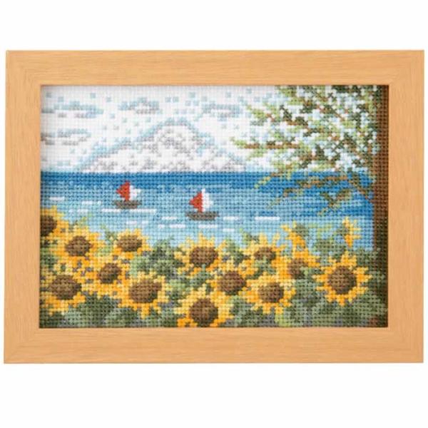 オリムパス　クロスステッチ刺しゅうキット12ヶ月の小さな花風景〜マリー・カトリーヌ　コレクション〜セット内容：２５番刺繍糸　クロス針　刺しゅう布（インディアンクロス）オフホワイト　カラー図案付き説明書　木製フレーム出来上がりサイズ：額外径：...