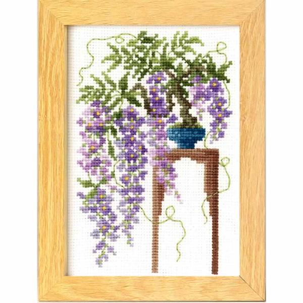 キット内容：25番刺しゅう糸、・NO.8300(インディアンクロス)<32>オフホワイト・クロス針・カラー図案付説明書・木製フレーム<目数>13カウント／1インチ・約52目／10cm<備考>壁掛け・スタン...