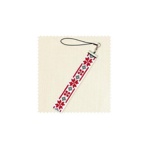 出来上がりサイズ：全長17cm（刺繍部分縦：9.5cm×横：1.5cm）キット内容：25番ししゅう糸・ビニールキャンパス・ストラップ・ひも止め金具・クロス針・図案付説明書初心者向き※形状はループ状になっています。備考：1日で完成！かんたん　...