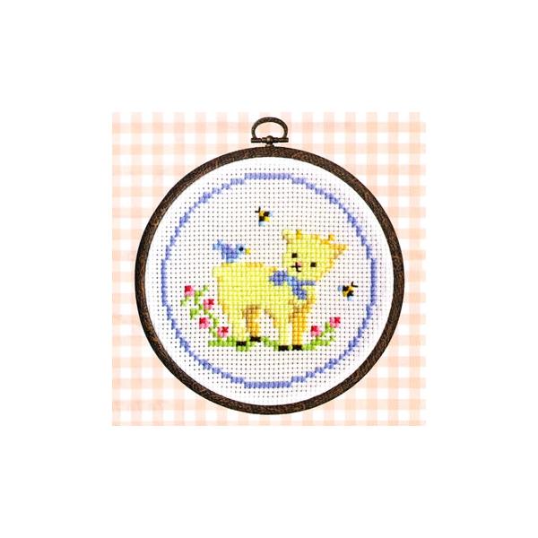 サイズ：額内形15.5ｃｍ×15.5ｃｍキット内容：布Ｎｏ3000(ジャバクロス中目・綿100％）刺しゅう糸(オリムパス25番)・クロス針おしゃれフープ（Ｐ-111木目）・図案付き説明書初心者向き製作時間目安：4〜5時間<br>...