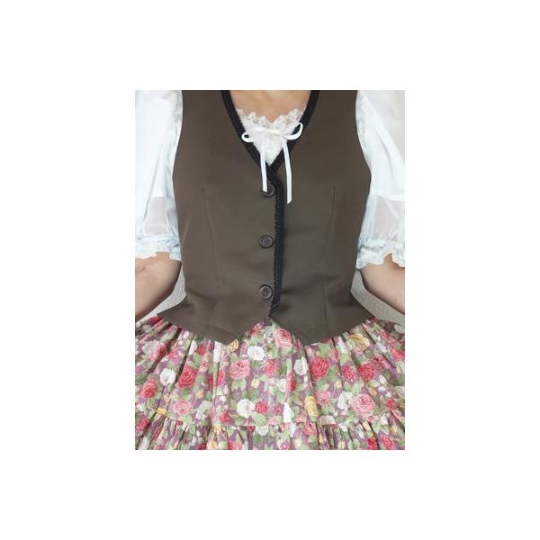 ネックラインにレースの飾りがついたV開きのベストです。素材はしっかりとしていますがしわになりにくいポリエステル素材です。1枚あるとコーディネートの幅が広がりますね。ベストの後ろ尾錠でウエストシェイプも出来ます。両脇裾はスリットが入っています...