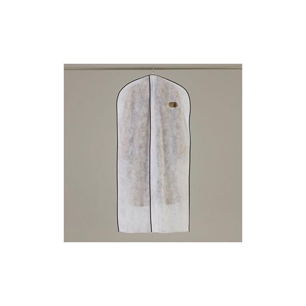 裾閉じ無しの前合せタイプのカバーです。「着せる」感覚のカバーなので衣類の出し入れがとても簡単。オンシーズンの衣類にぴったりです。通常のカバーより少し幅が広い上、締め付けることが無いので洋服をふんわりやさしく包んでくれます。もちろん通気性の良...