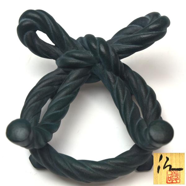 【籔内佐斗司】作のブロンズ作品(縁)です。      本物保証致します。      細部まで丁寧に造られており可愛い作品です。      共箱に少し汚れ等ありますが全体的に目立った痛みの無い好状態です。      この機会をお見逃し無く！　...