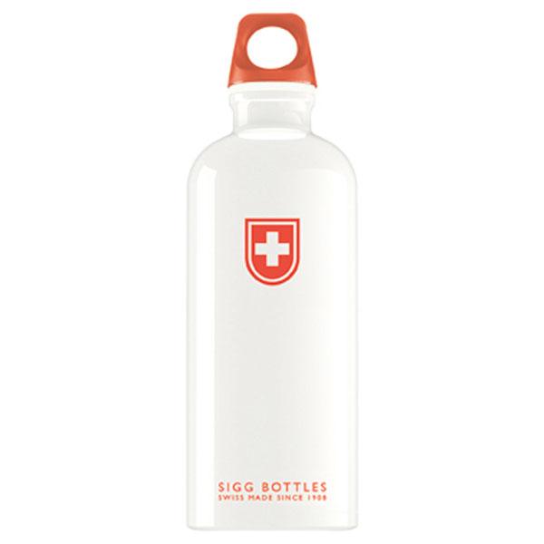 シグ SIGG トラベラー スイスシールド 0.6L  95115　アウトドア　シグボトルは、99.5の高純度の良質アルミプレートに600トンの圧力をかけて成型しています。本体には全く継ぎ目がなく軽量で丈夫です。平均肉厚は0.65mmと薄く...