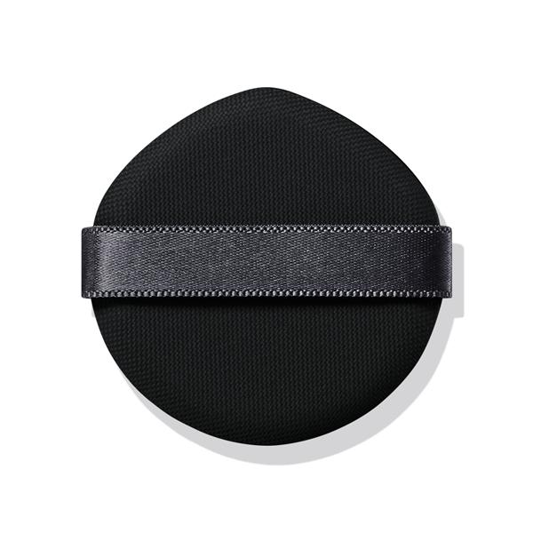 ●肌をいたわるやさしいタッチで、キメ細かく均一な肌に仕上げます。