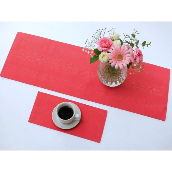 ■画像にある小物(ハンガーや花など)は商品に含まれません。◆帯のリメイク品になります。■サイズ---約【cm】幅30.5　長さ約97・幅15　長さ40の二枚セットでの価格設定です。■帯としての使用感が少なく綺麗です。鮮やかなピンク地に、繊細...
