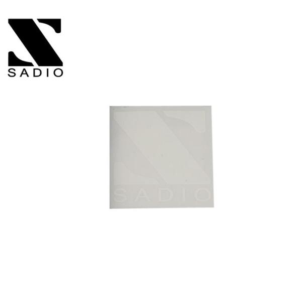 SADIOの白文字クリアステッカー。 商品仕様◆サイズ：H45mm x W40mm◆カラー：WHITE 【メール便対応可(要選択)】【WEB/実店舗/メーカー在庫共有】