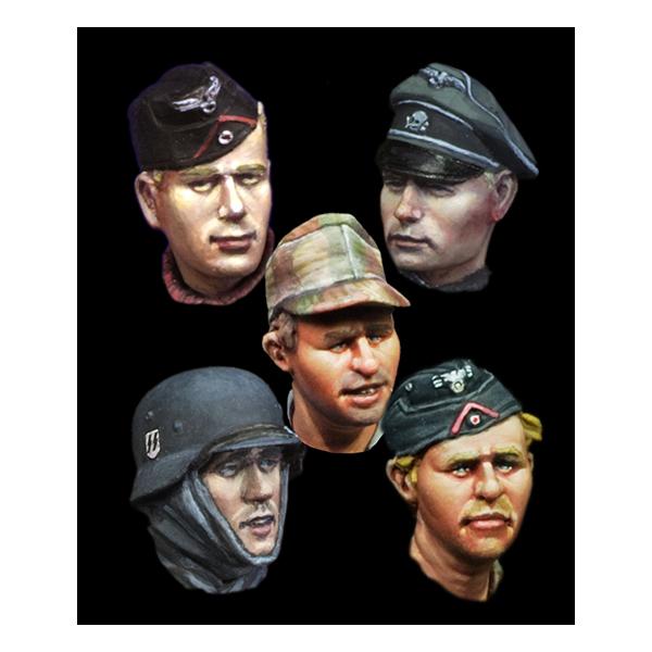 1943年以降の将校、下士官、国防軍、親衛隊が入り混じったバラエティセット。戦線が崩れ気味で生き残りが和気藹々と死地に向かうか、敵のいる方に逃げる様な場面にも使えます。