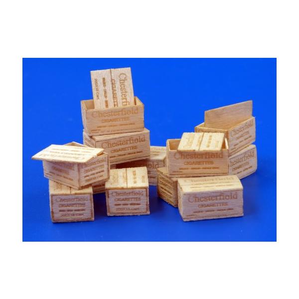 ラッキーなストライクっぽい銘柄が焼き付けられた木箱12箱分のセット。