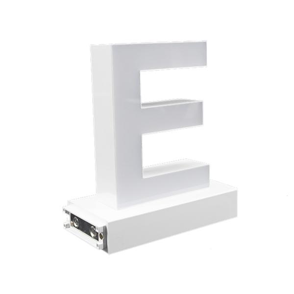 自分自身で手軽に設置できるDIY感覚のLEDサインです。マグネット台座一体成型で、簡単に連結可能。大文字/小文字、数字、記号、異なる大きさのものでも全て台座規格は共通のため簡単に連結できます。■abcMIXとはabcMIXとは、「自分自身で...