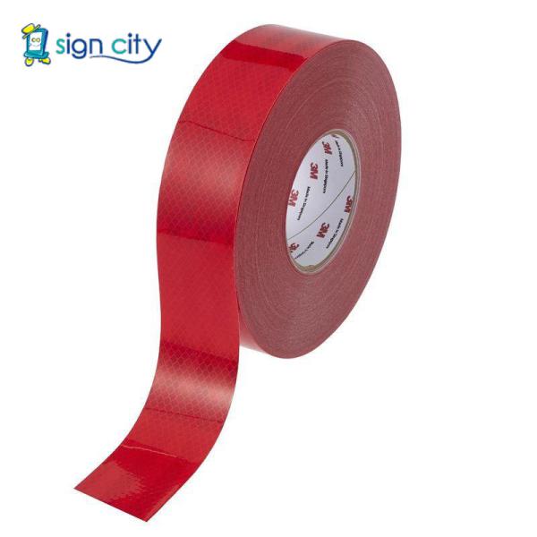 コンスピキュイティ反射シート PX9400 シリーズは再帰性反射性能に優れた反射シートで車両のサイドや後部に付け、その視認性、誘目性を高めるものです。広角性にも優れているため、交差点で車両が左折・右折する場合でも後部車両から反射光を確認する...