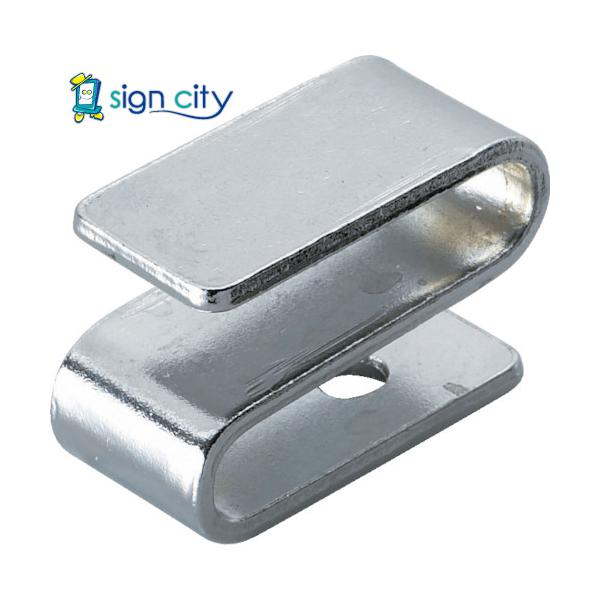 ●品名：スチール製メッシュラック用連結金具●間口(mm)：15●奥行(mm)：21●高さ(mm)：30●色：シルバー●外形寸法(mm)間口：15●外寸奥行(mm)：21●スチール●表面処理:ニッケルクロム・クロムメッキ仕上げ●重量：20G【...