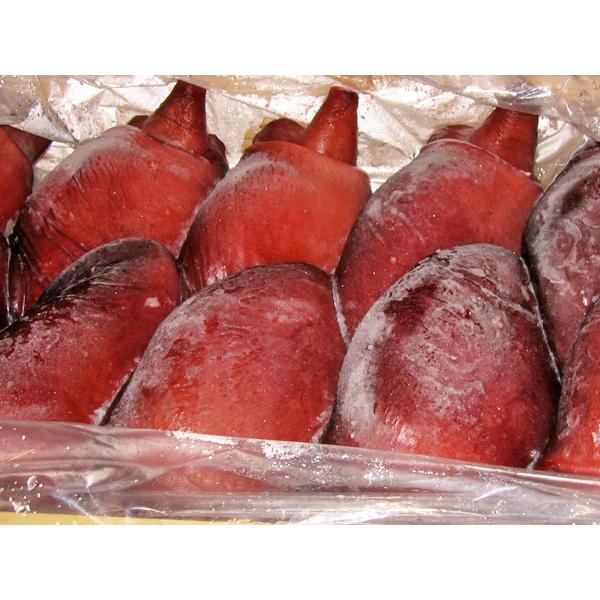 オホーツク前浜で水揚げしたミズダコを浜ゆでし、急速冷凍しました。業務用のタコ頭5kgを、そのまま箱ごとお届けします。タコ刺し、タコ飯で味わってください。【商品内容】◆煮だこ頭5kg（3〜6個）【生産地】北海道（興部町・マルフジ海産製造）※在...