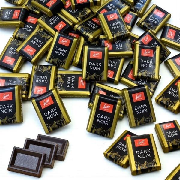 スイスデリス ダークチョコレート 100枚 カカオ72% 個包装 大容量 業務用 チョコレート ダーク・カカオ含有率72％という本格仕様ながら、口どけ滑らかでクセの少ないビターな味わいが魅力です。・ひと粒ずつ丁寧に包まれており、いつでも新鮮...