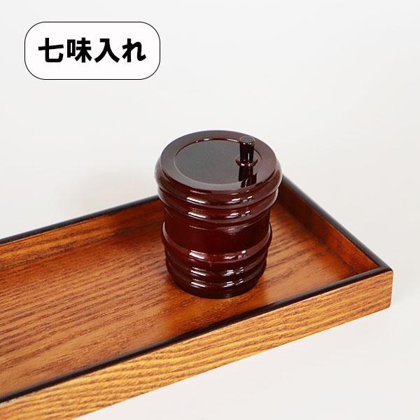 【商品名】樽　七味入れ【素材】ABS樹脂・ウレタン塗装【サイズ】直径6cm×高さ6.5cm丈夫で上品な、溜色の樽型七味入れです。回して取り外せます。「越前漆器　業務用」国内シェア80％の福井県産。外食産業向けに製作されていて、丈夫で長持ち、...