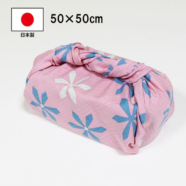 【商品名】小風呂敷　ユキバナ【素材】綿100%【サイズ】50cm×50cm【製造】日本製 made in japan淡いピンクの地に、青と白の花模様が施されたデザインは、どんなシーンにも映えるおしゃれさを提供します。洗濯機・水洗いOK!弁当...