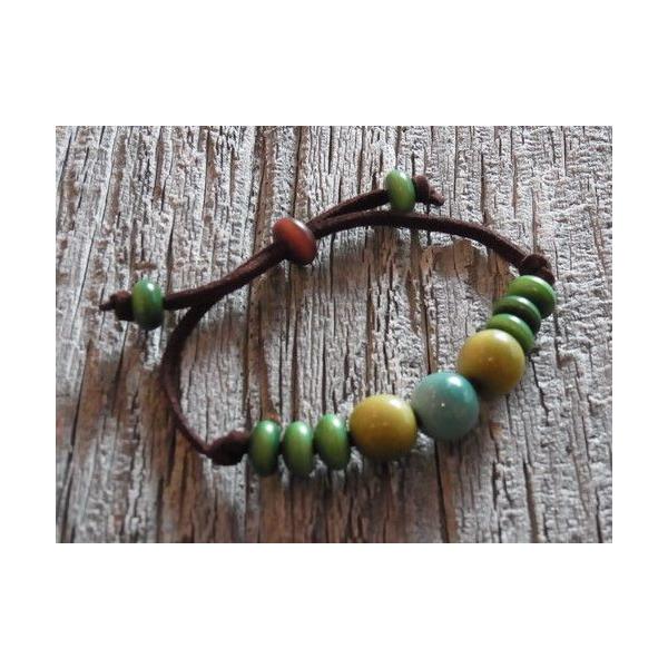 天然素材ヤシの種子から出来たハンドメイドブレスレット発色の良い天然素材、染料も天然素材で全てが天然です。フランスではヤシの種子の事を「第二の肌」と呼ぶほど、肌との一体感を感じられます。ひとつひとつのパーツに天然素材独特の表情があり、色合いが...