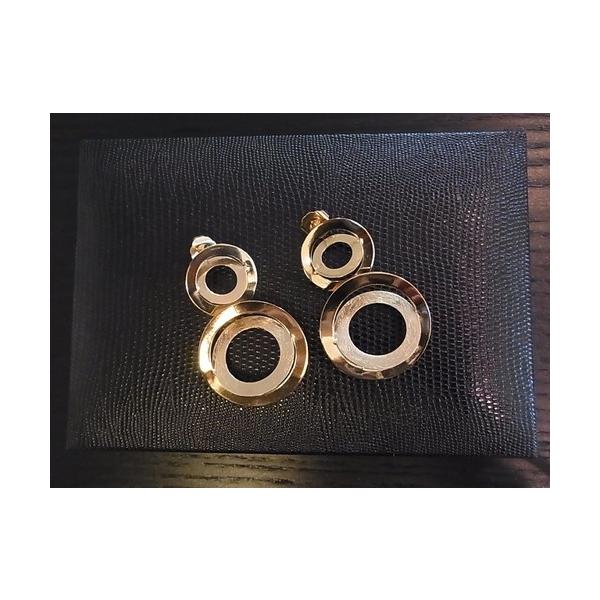 VITTI FERRIA CONTIN（イタリア）の大振りメタルピアス イタリア、ミラノから初上陸の大振りメタルピアス！しっかりとした美しい手作り。大小２種の環で構成され、光沢の有る部分と無い部分の表情が楽しめます。（下の環は揺れます）大振...