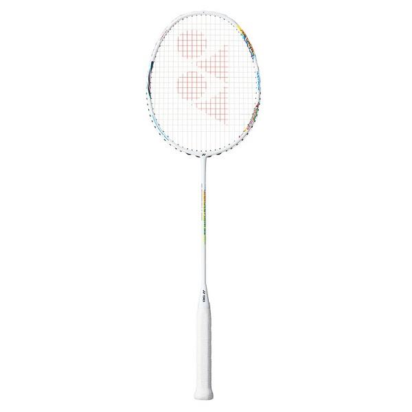【発売日：2025年12月04日】YONEX　アストロクス33　AX33軽さと柔らかさを追求。柔らかい打球感が球持ちを向上。●専用ケース付●カラー：アース（626）●サイズ：5Ｕ6（重量規格/平均78ｇ・グリップサイズ規格/78ｍｍ）●推奨...