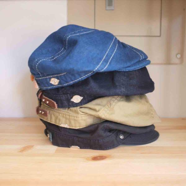 DECHO(デコー)DECHO(デコー)さんのBIKERS CAP(バイカーズキャップ)。勿論ユニセックスです。ふっくらとした溜まりの部分を前に倒すとハンチング風に、後ろに倒すとキャスケット風に被る事が出来ます。バックサイドにはレザーのアジ...