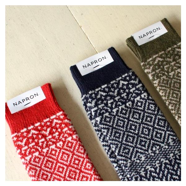 NAPRON(ナプロン)NAPRON(ナプロン)さんの「定番」item。ブランドロゴが左足に入った足袋型ソックス。デザインと履き心地にこだわり、保湿性の高い厚手のジャカード生地で製作されています。寒い冬にお勧めのアイテムです。つま先の外側に...