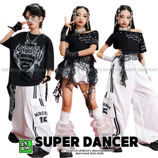 ・アシンメトリー肩出しトップス＋ラインボトムスの上下セット！・白黒コーデの派手かわいいダンス衣装★・ダンスの発表会やダンスコンテストなどのチーム衣装におすすめ!!＜素材＞【 綿・ポリエステル 】※ストレッチなし※裏地なし※ウエストゴム●納期...