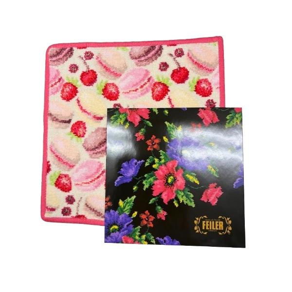 フェイラー ハンカチ FEILER 並行輸入品このページの商品はフェイラーの日本国内の正規代理店の商品ではなく、輸入業者さんがヨーロッパで買い付けした並行輸入品となります。その為、ハンカチの裏側に縫い付けられている布製のタグの仕様がヨーロッ...