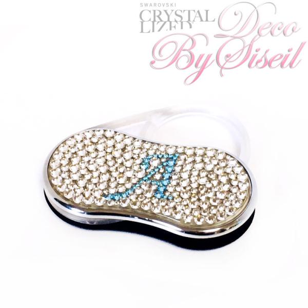 ★お好きなイニシャルが入れられる！豪華スワロフスキーラインストーンをしきつめたキラキラのルーペです。ギフトにもオススメです。イニシャルの色が選べるのでおしゃれな男性にもオススメです。ルーペを90度以上スライドするとLEDライトがつくアイデア...