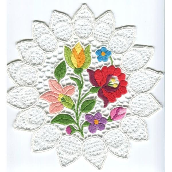 カロチャ-レース調刺繍品　ドイリーやクロス、コースターとしてご利用頂けます。ハンガリー製直径 22cm素材　コットン新品未使用品1点限定