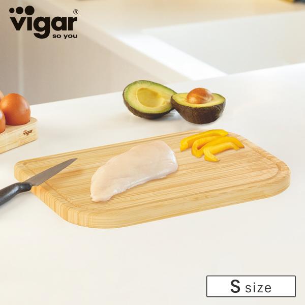 サイズ/約幅33×奥行23×高さ2cm内容量/1個材質/バンブーBPAフリー生産国/中国製食器洗い乾燥機/使用不可●耐久性があり持続可能な素材の竹で作られたBPAフリーのシンプルなまな板です。●周囲にある溝で、切ったときの汁や水滴が流れにく...