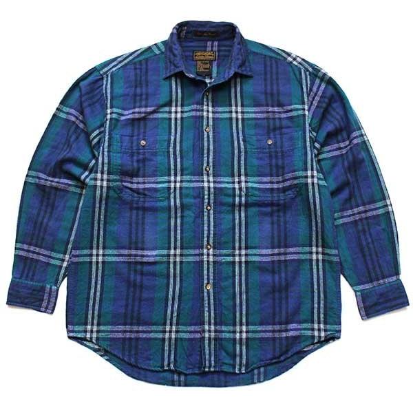 〜90s【EddieBauer】Bainbridge Flannel ライトネルシャツです。黒タグ、ダブルステッチ襟、縫製はダブルステッチ、胸ポケットは柄合わせされています。カラー：紺×緑×白素材：100% COTTONサイズ表記：L実寸（...