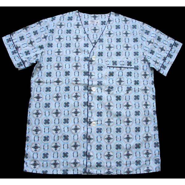 70s〜【JCPenney】のパジャマシャツです。ノーカラーカラー：水色×白×青×グレー×黒素材：55% COTTON　45% POLYESTER（薄手のさらっとした生地感です）サイズ表記：M 38-40実寸（平置き）・肩幅　46cm・身幅...