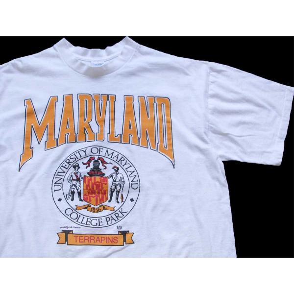 80s〜【BELTON】のTシャツです。MADE IN USA袖、裾ともにシングルステッチカラー：白素材：100% COTTONサイズ表記：ONE SIZE FITS ALL（着用感メンズXL〜相当）実寸（平置き）・肩幅　56.5cm・身幅...