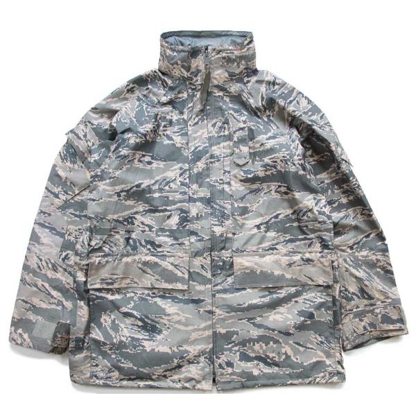 2000s U.S.AIR FORCE APECS ABU ゴアテックスパーカーです。MADE IN USAフード&amp;ウエスト&amp;裾にドローコードあり、脇にベンチレーションジッパー付き、フードは襟に畳んで収納可能、ジッパーは全て...