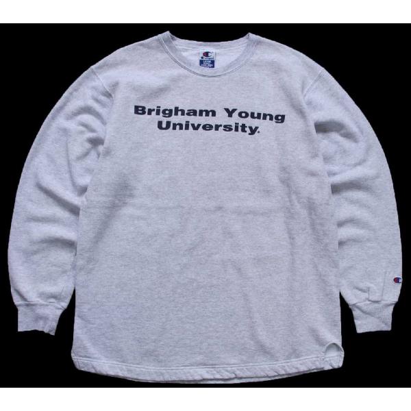 90s〜【Champion】のスウェットです。ASSEMBLED IN MEXICO OF US COMPONENTS刺繍タグ、裾サイドにスリットありカラー：杢グレー素材：92% COTTON　8% POLYESTERサイズ表記：LARGE...