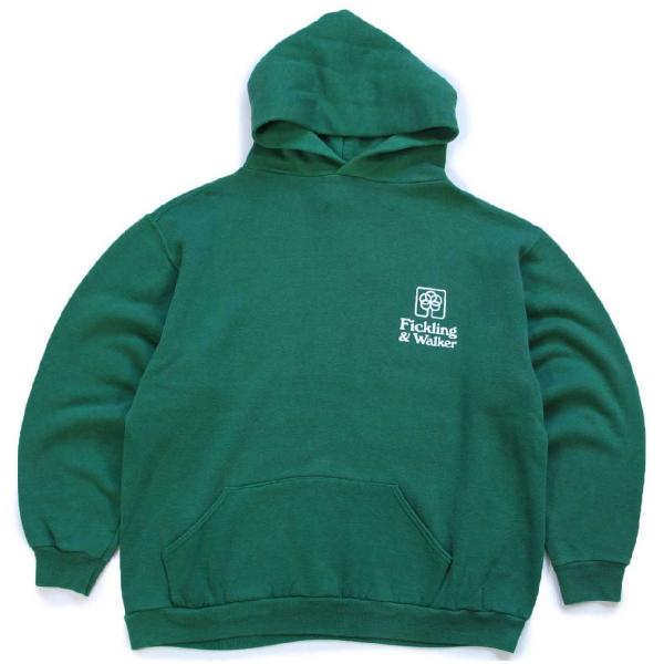 80s【RUSSELL ATHLETIC】のスウェットパーカーです。表記はございませんが、おそらくMADE IN USAと思われます。カラー：緑素材：50% POLYESTER　50% COTTONサイズ表記：XL実寸（平置き）・肩幅　55...