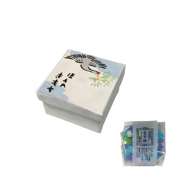和紙のこばこに手刷りのかわいい図柄が…   なかにはこんぺいとうがはいっています。　チョコッとギフトにいかがでしょう。　箱を開けた瞬間、ほっこりした気分になれる「こばこ」です。 ほんのきもち… ささやかな気持ちをこめて！