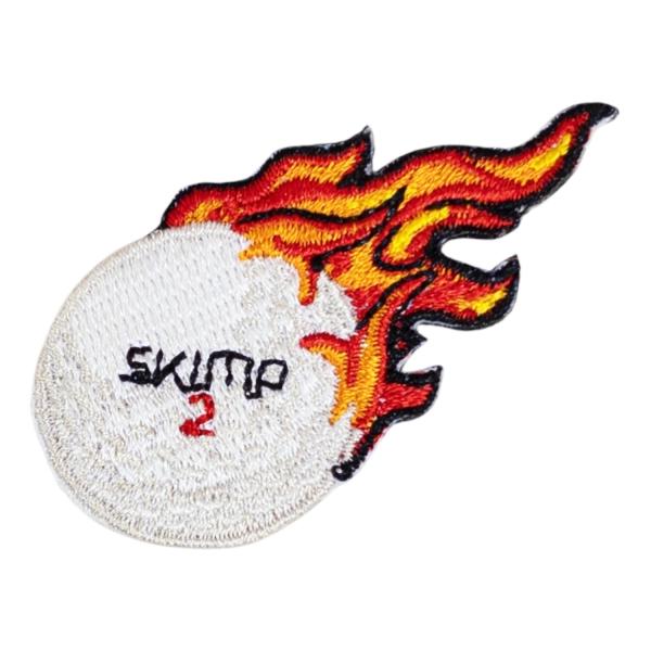 ・メール便250円配送可能品です。・SKIMP帽子用パッチは一瞬で引き立てるオリジナルアクセサリーです。　SKIMP帽子前面のベルクロ(マジックテープ）部分に繰り返し簡単に取り付けることができ、気軽にスタイルを変えることができます。 ・フラ...